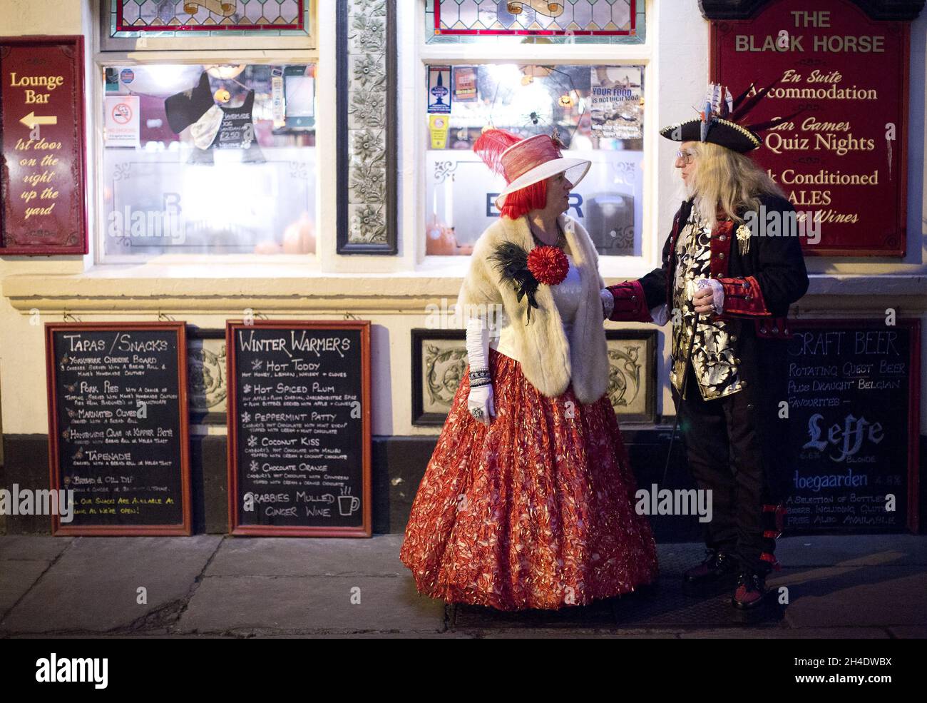 Whitby gothic 2016 hi-res stock photography and images - Alamy