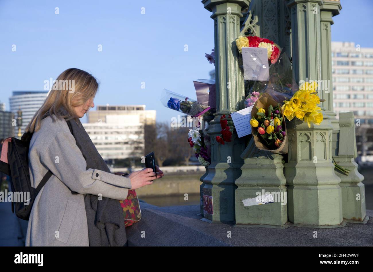 Woman westminster bridge attack hi-res stock photography and images - Alamy