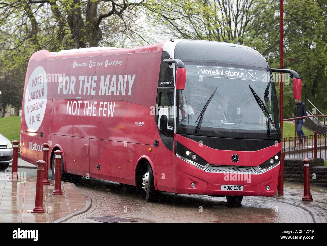 Battle bus hi-res stock photography and images - Alamy