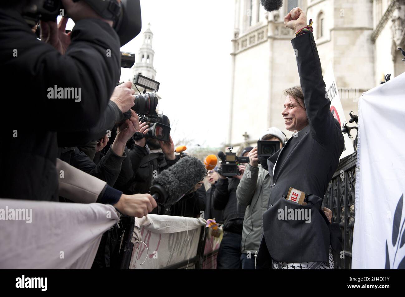 Alleged computer hacker Lauri Love makes an statement outside the Royal ...