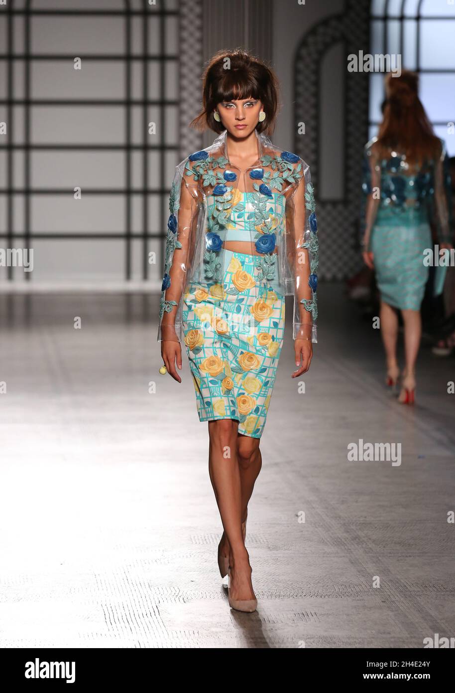 Models on the Fashion in Motion: Holly Fulton show, a retrospective ...