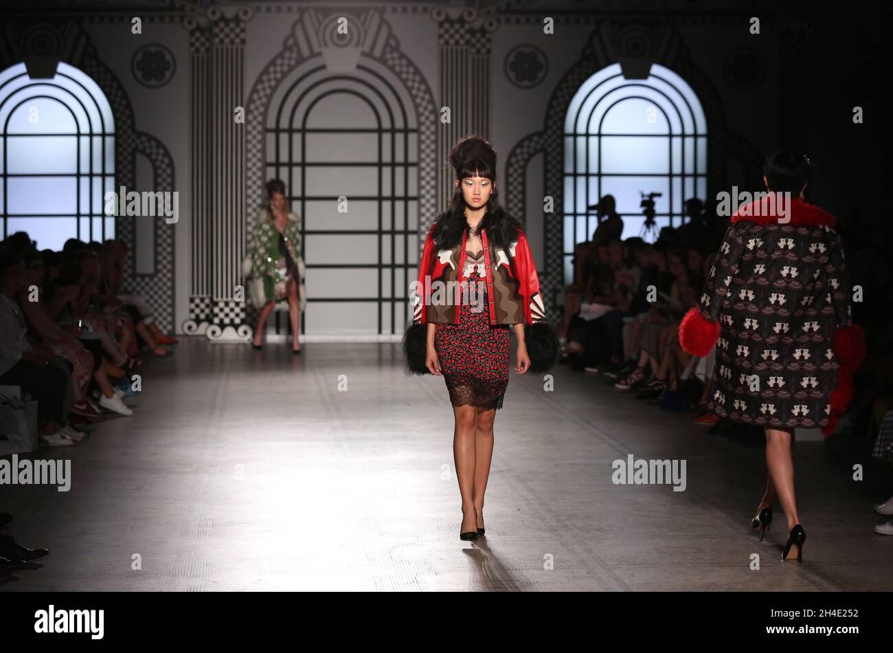 Models on the Fashion in Motion: Holly Fulton show, a retrospective ...