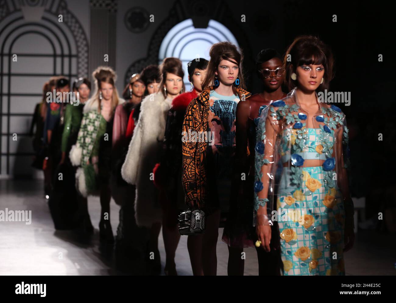 Models on the Fashion in Motion: Holly Fulton show, a retrospective ...