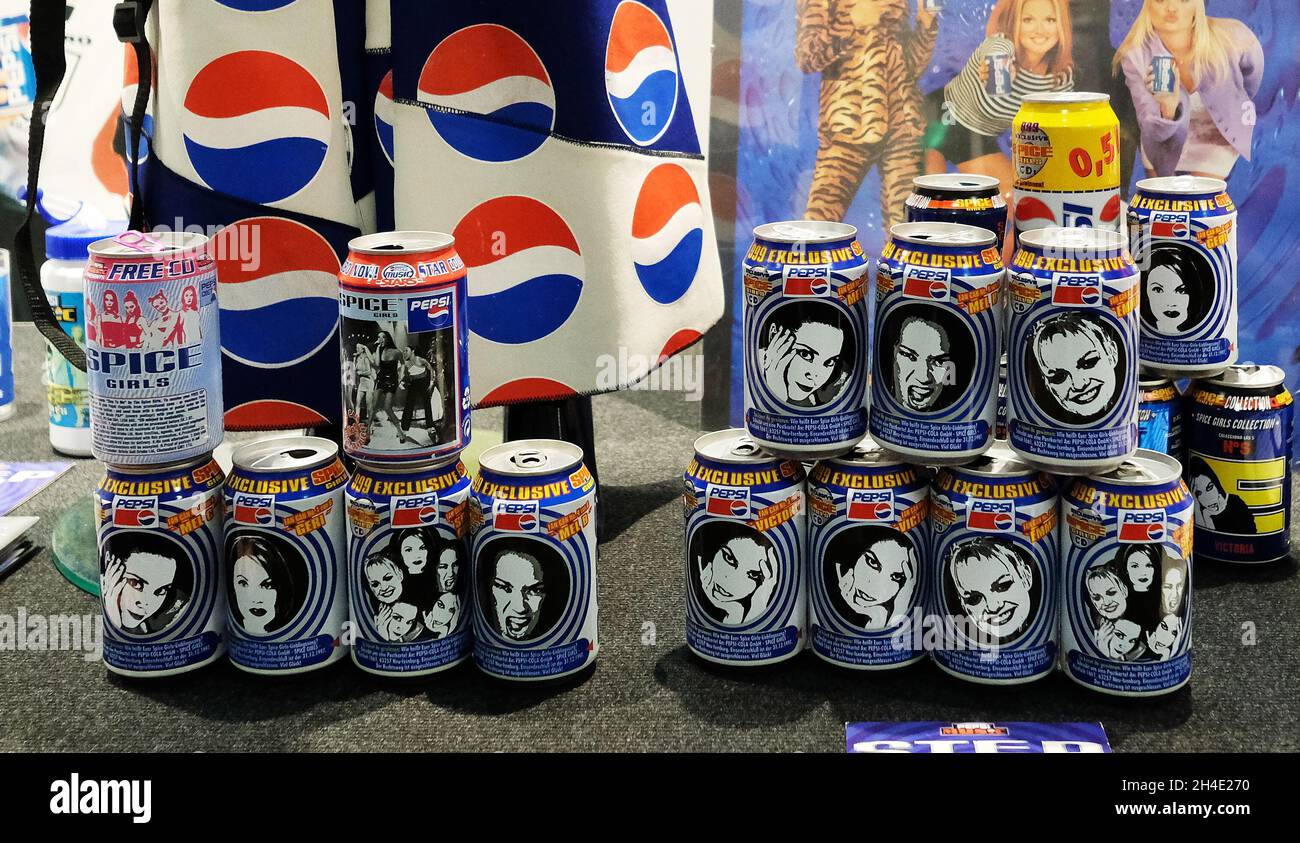Pepsi memorabilia hi-res stock photography and images - Alamy
