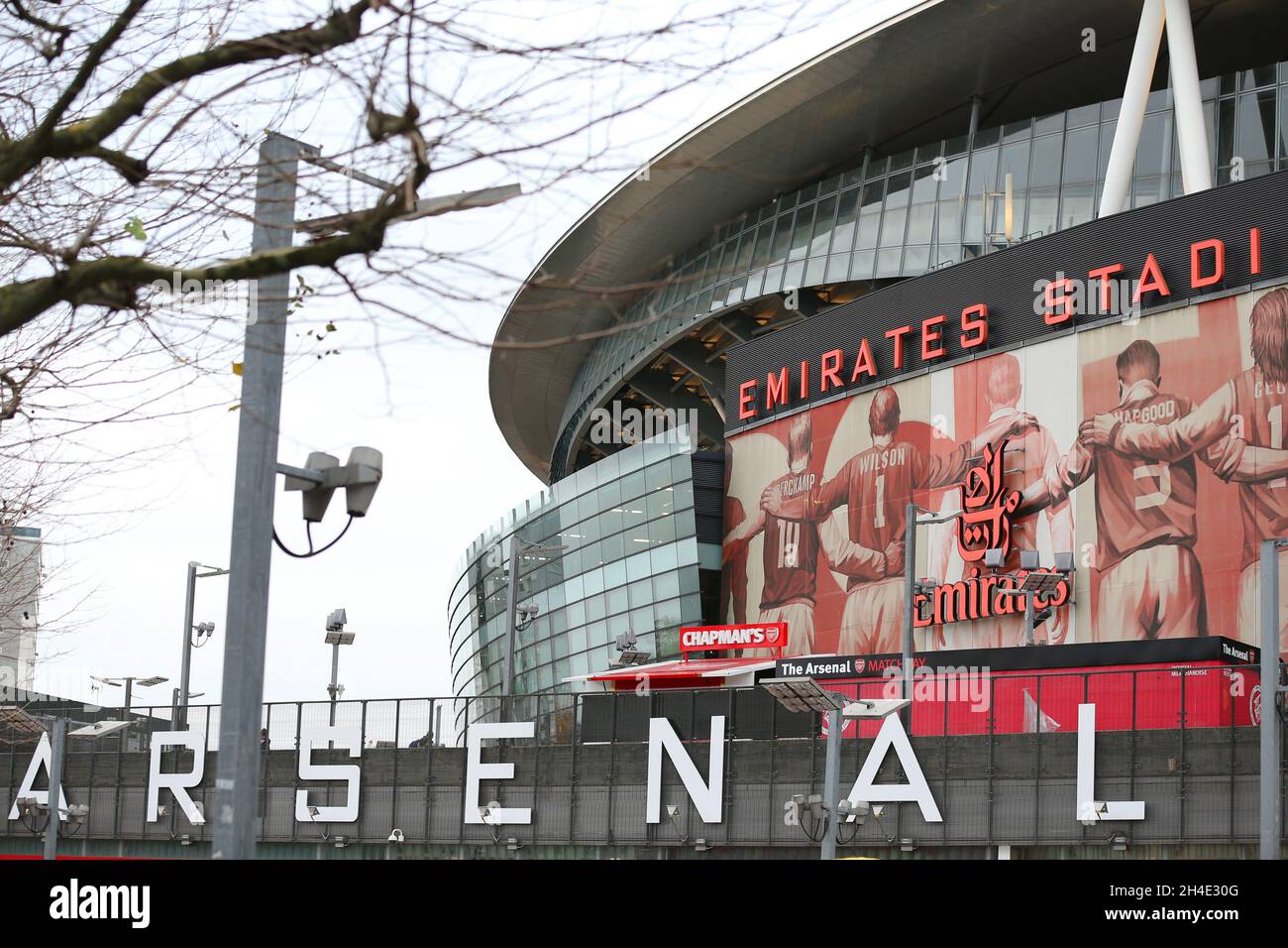 Arsenal's emirates stadium hi-res stock photography and images - Alamy