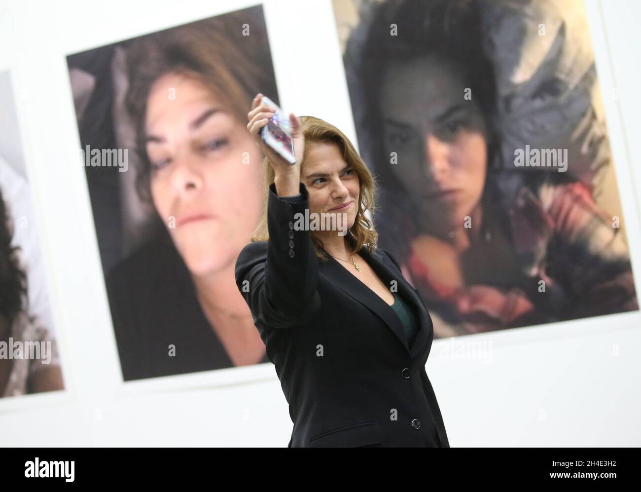 Tracey emin neon hi-res stock photography and images - Alamy