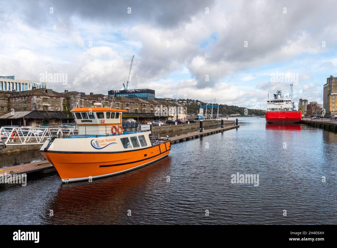 Ship movements hi-res stock photography and images - Alamy