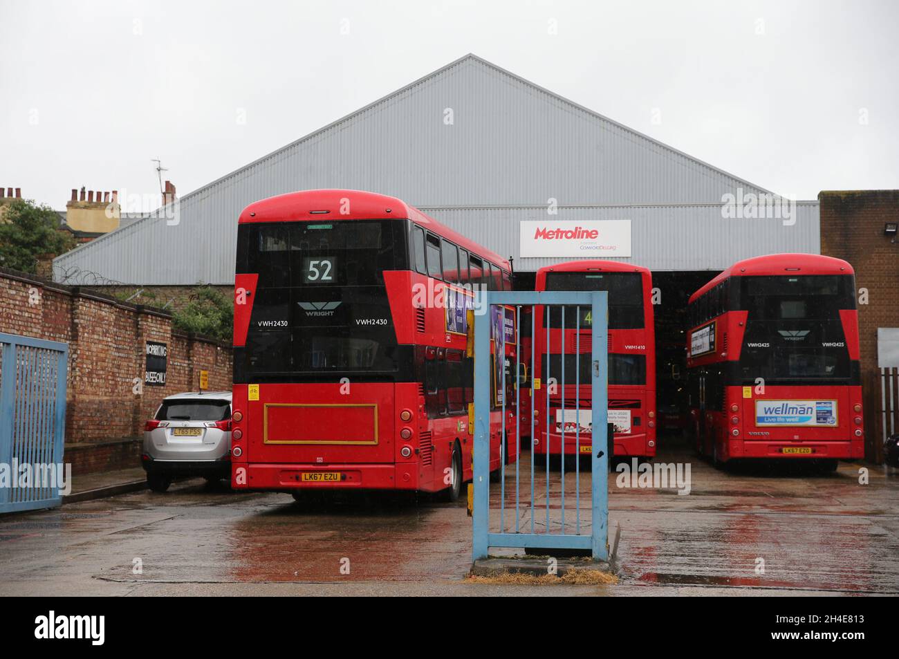 Willesden bus garage hi-res stock photography and images - Alamy