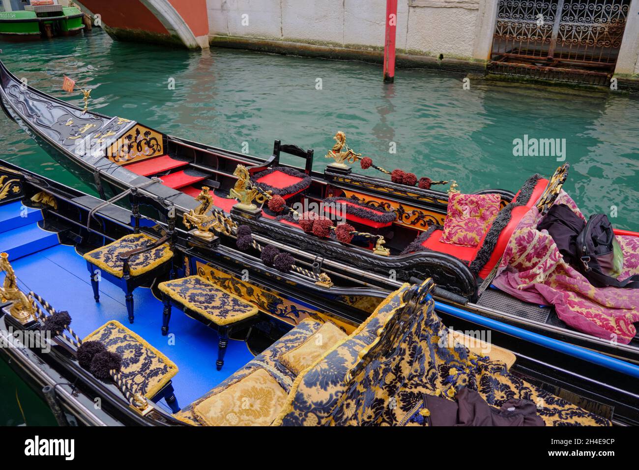 Ornate gondolas hi-res stock photography and images - Alamy