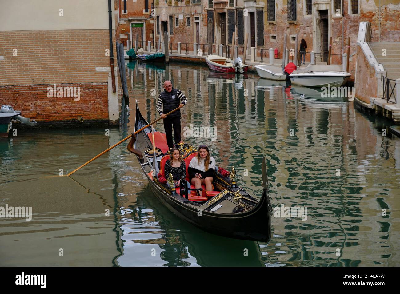 Happy gondolier hi-res stock photography and images - Alamy
