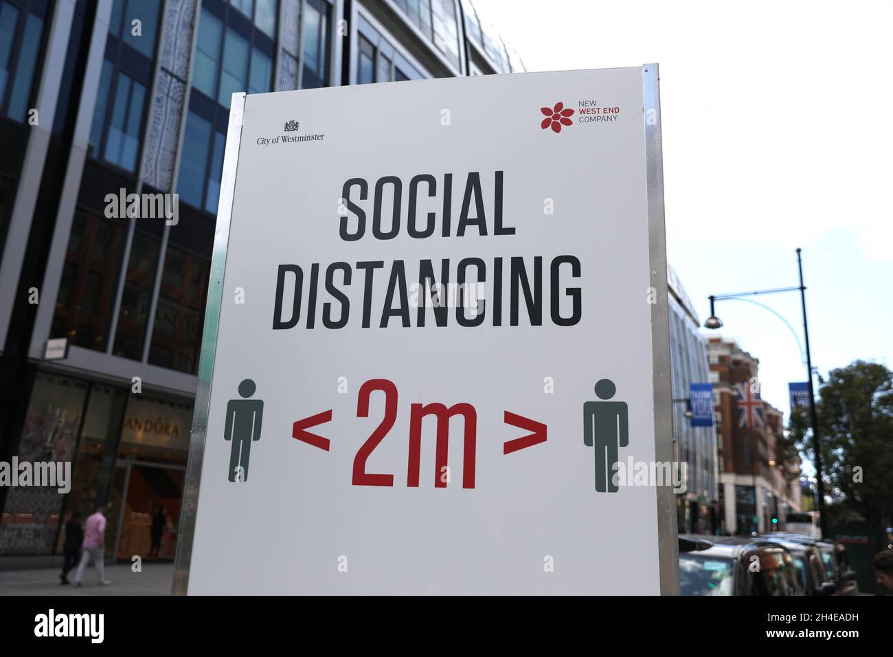 Two metres sign hi-res stock photography and images - Alamy
