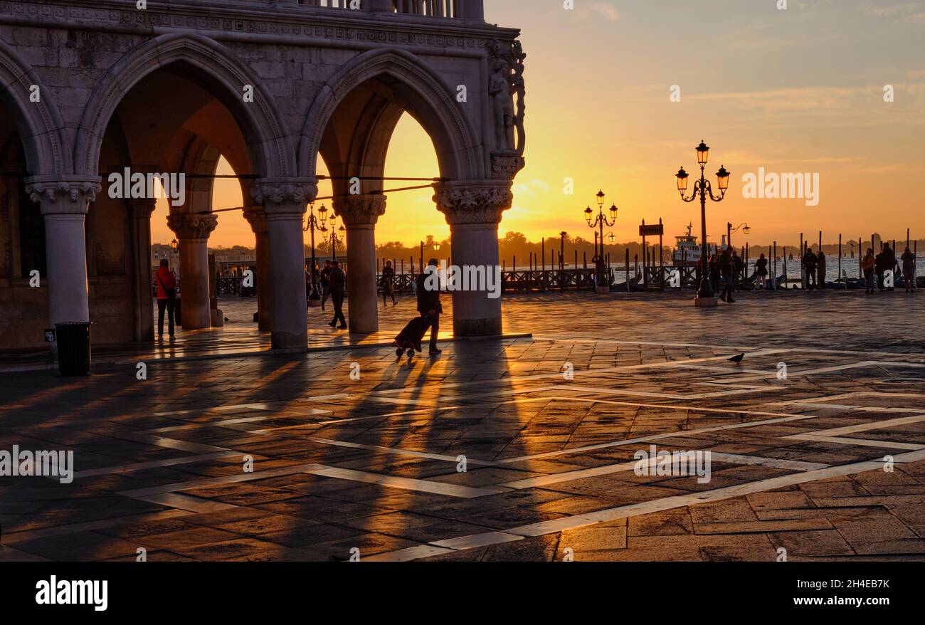 St Mark's Square at sunrise in Venice italy Stock Photo - Alamy
