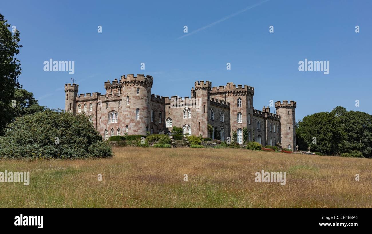 Grass field castle turret hi-res stock photography and images - Alamy