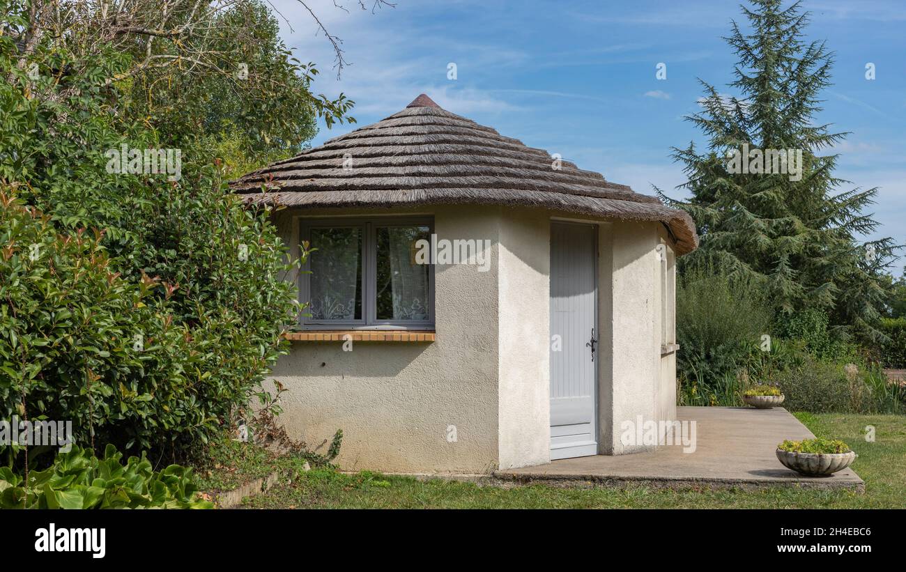 Roof with small windows hi-res stock photography and images - Alamy