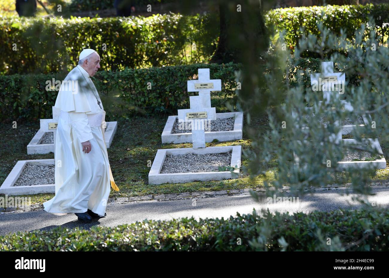 French cemetery rome hi-res stock photography and images - Alamy