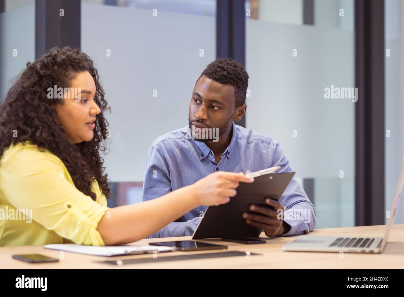 Two business people colleagues hi-res stock photography and images - Alamy