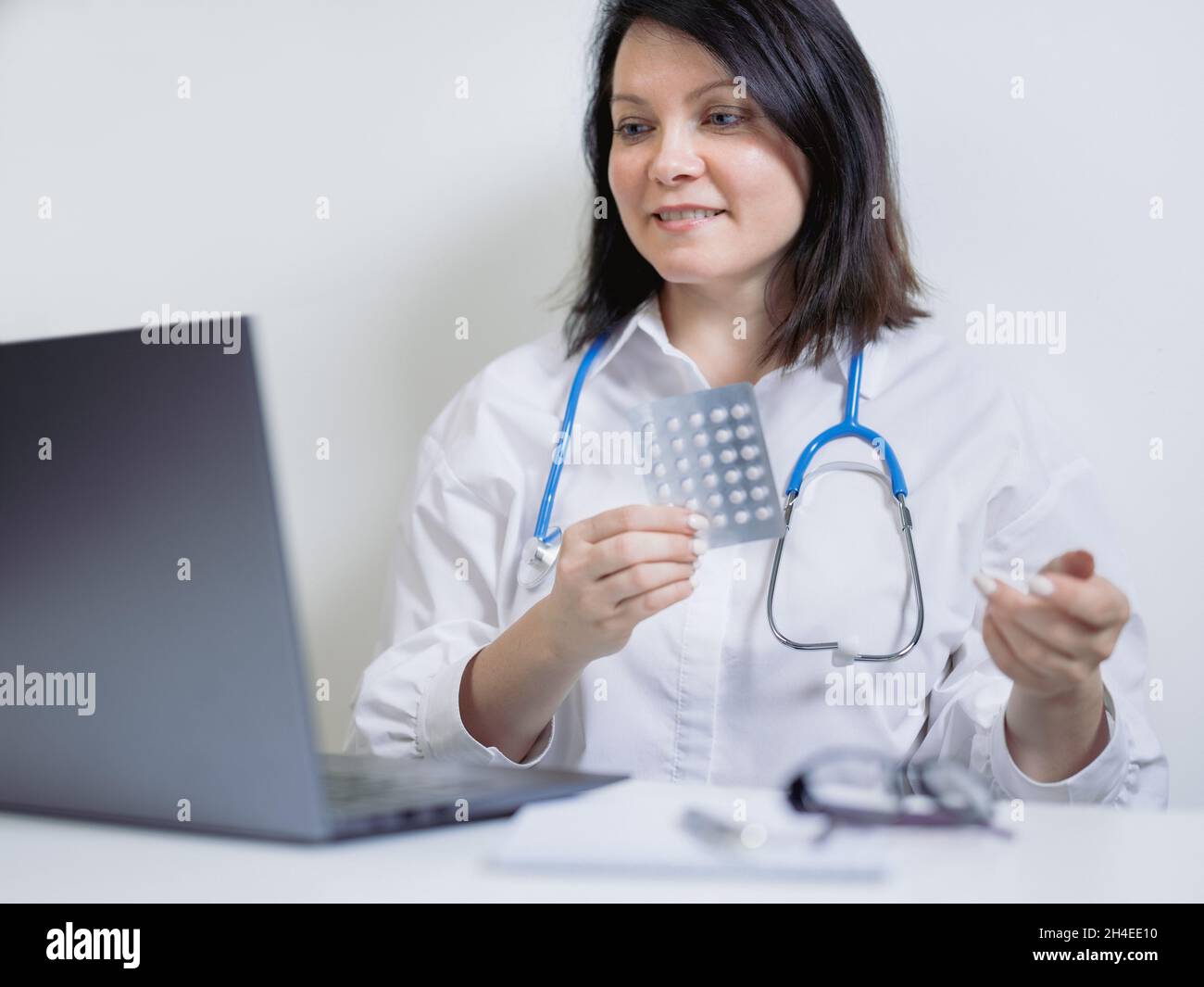 Specialist tele hi-res stock photography and images - Alamy