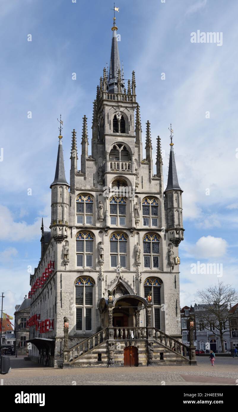 Gouda gothic town hall hi-res stock photography and images - Alamy