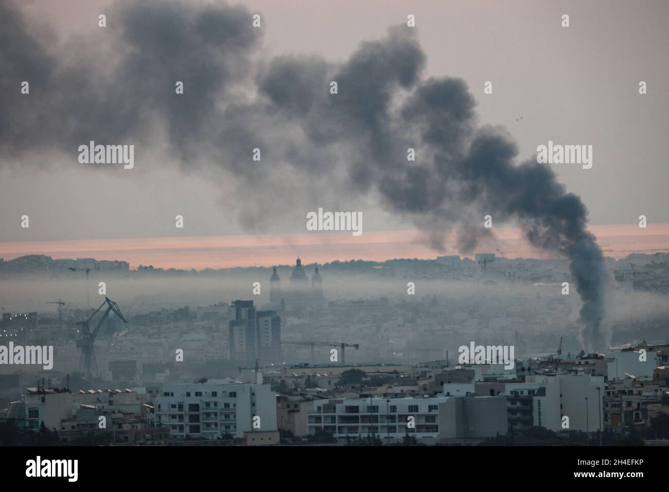 Malta smog hi-res stock photography and images - Alamy