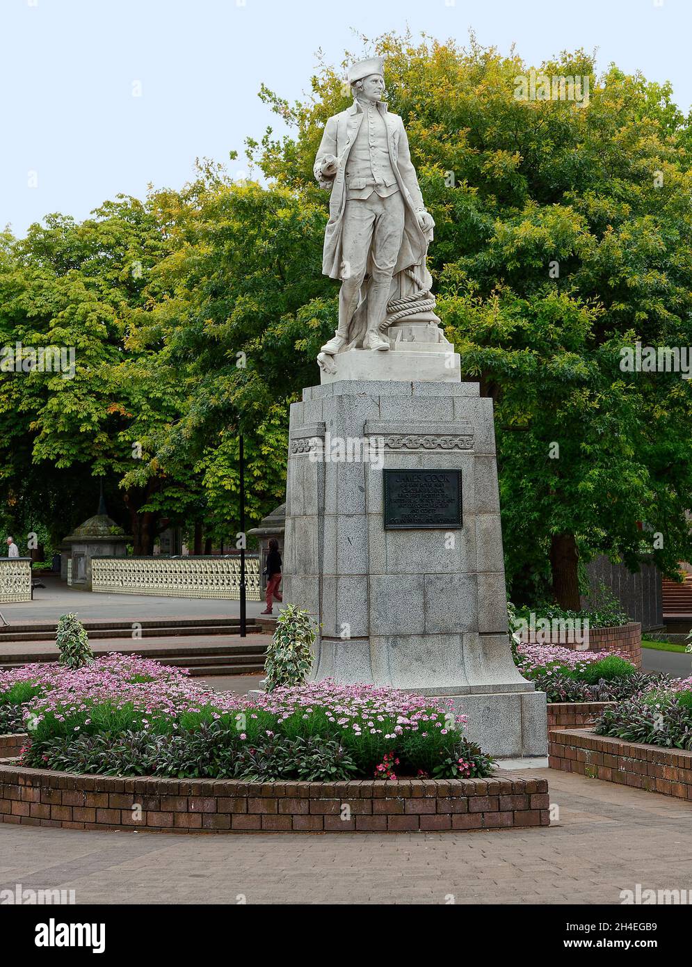 Captain james cook statue hi-res stock photography and images - Alamy