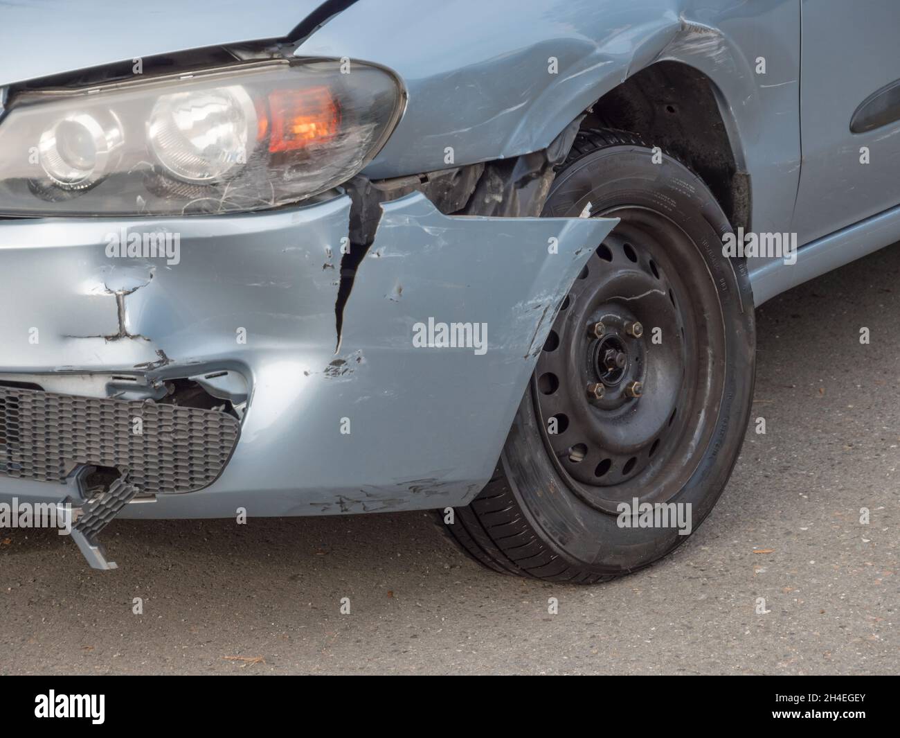 Broken front fender isolated hi-res stock photography and images - Alamy