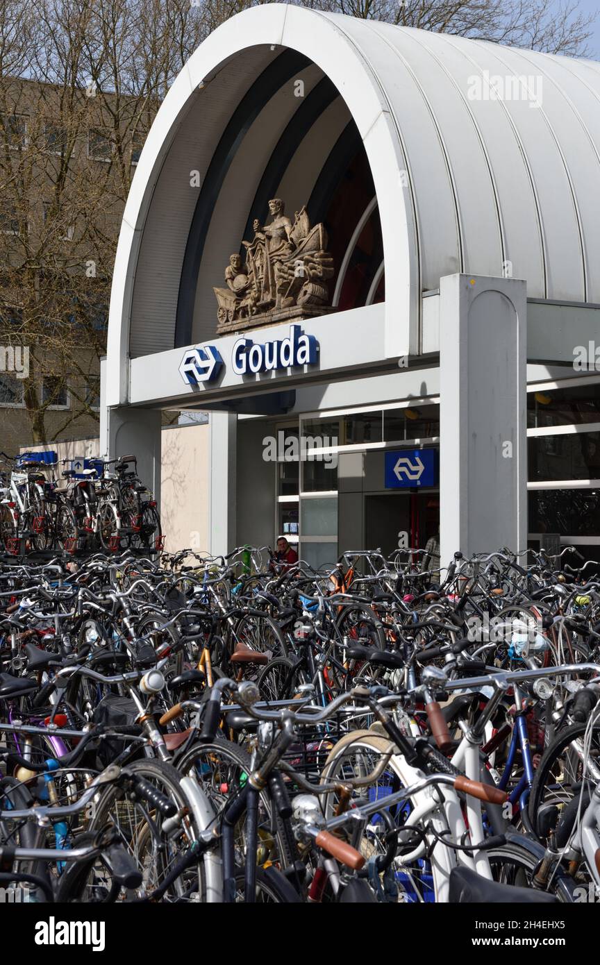 Train Station, Gouda, The Netherlands Stock Photo - Alamy
