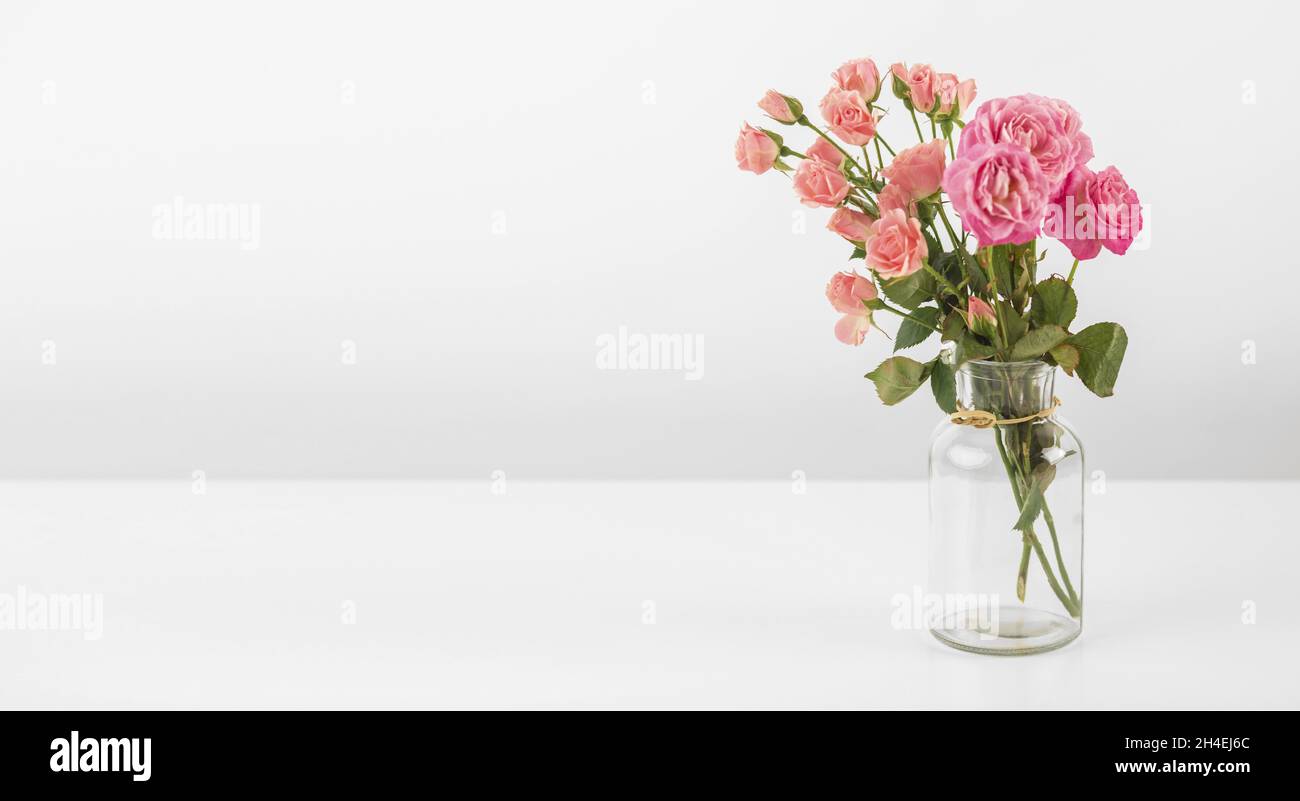 vase with roses table. Resolution and high quality beautiful photo ...