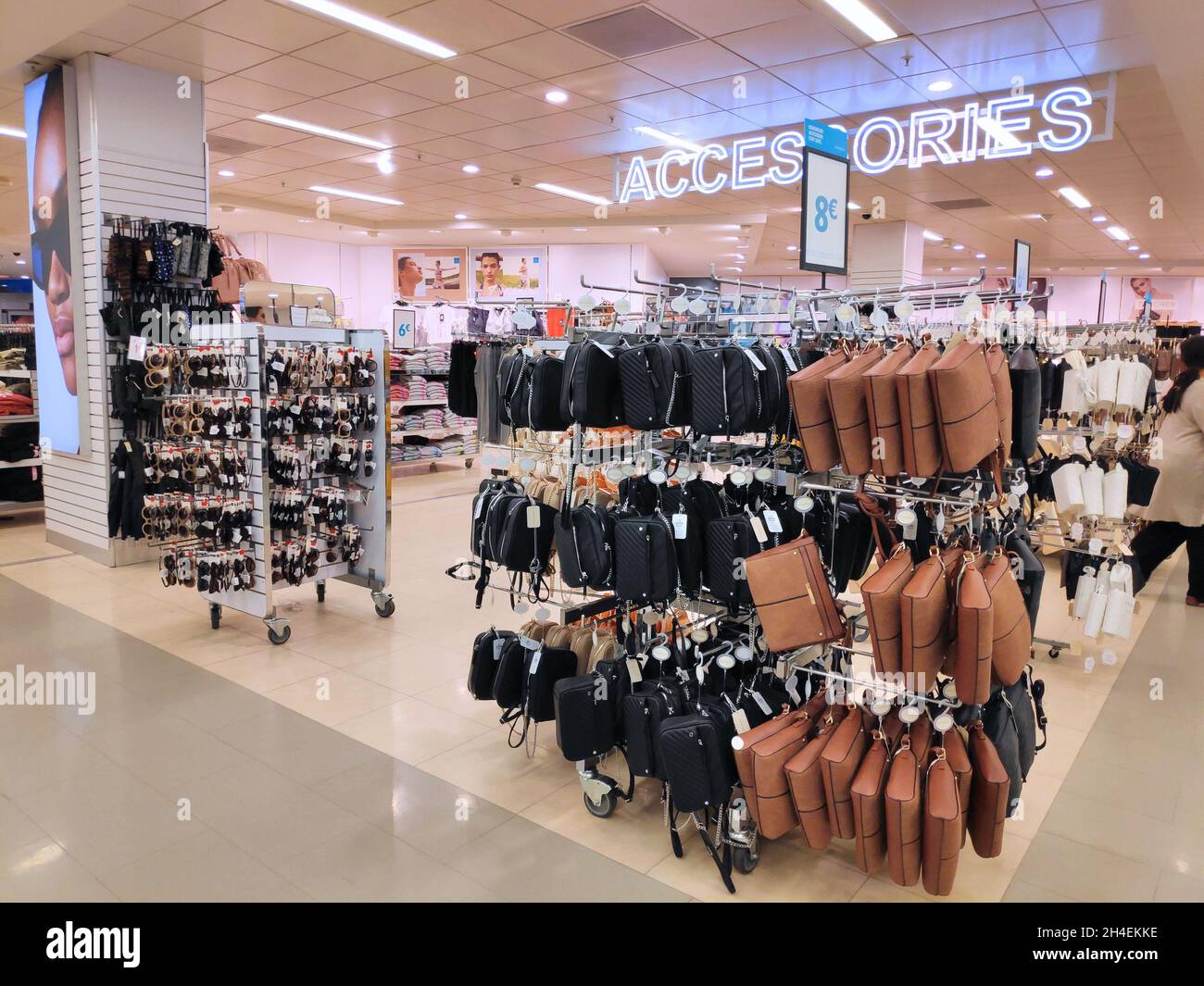 Primark interior hi-res stock photography and images - Alamy
