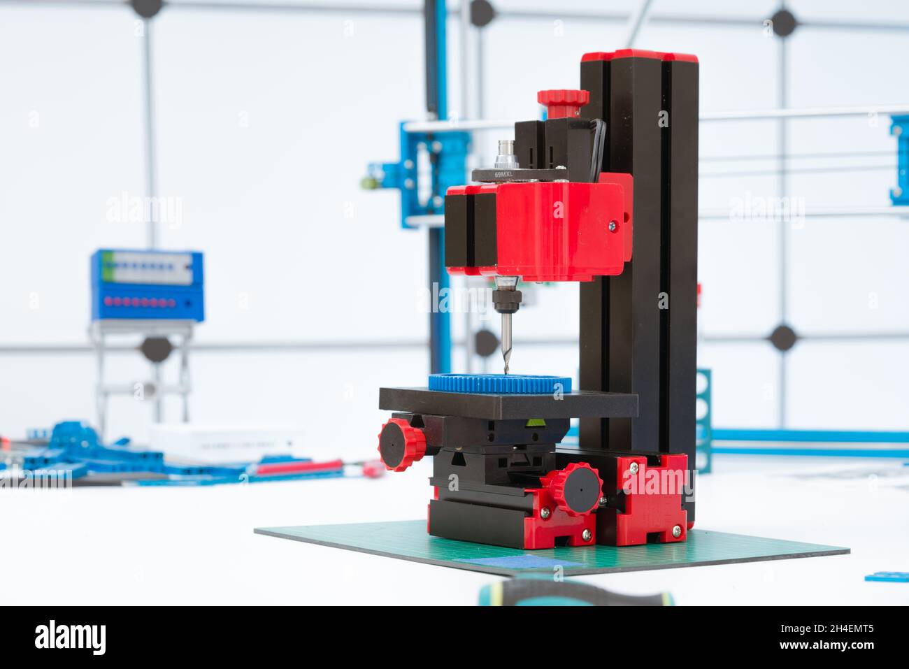 Precision milling and drilling machine in the precision mechanics ...