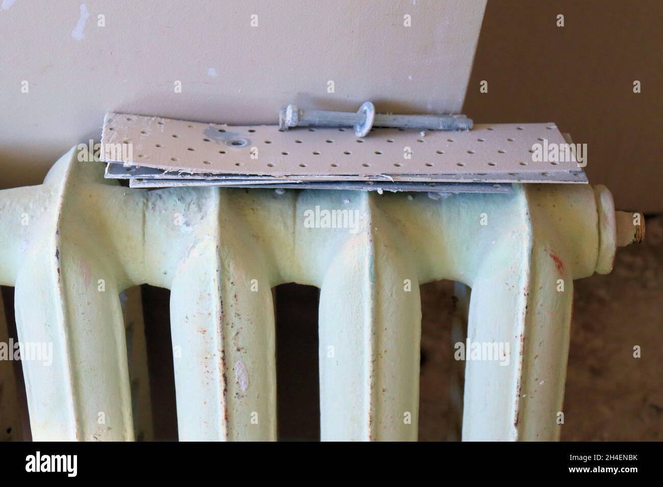 Steel radiators hi-res stock photography and images - Alamy