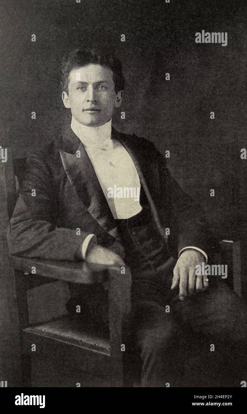 Magician Harry Houdini and Magic related vintage Stock Photo - Alamy