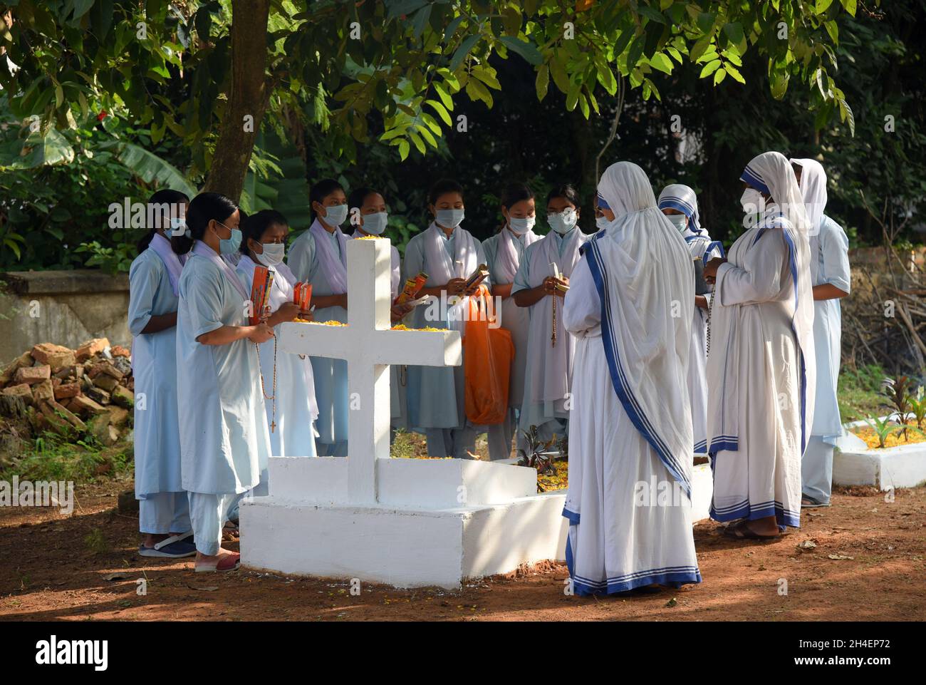 Nuns cemetery hi-res stock photography and images - Alamy