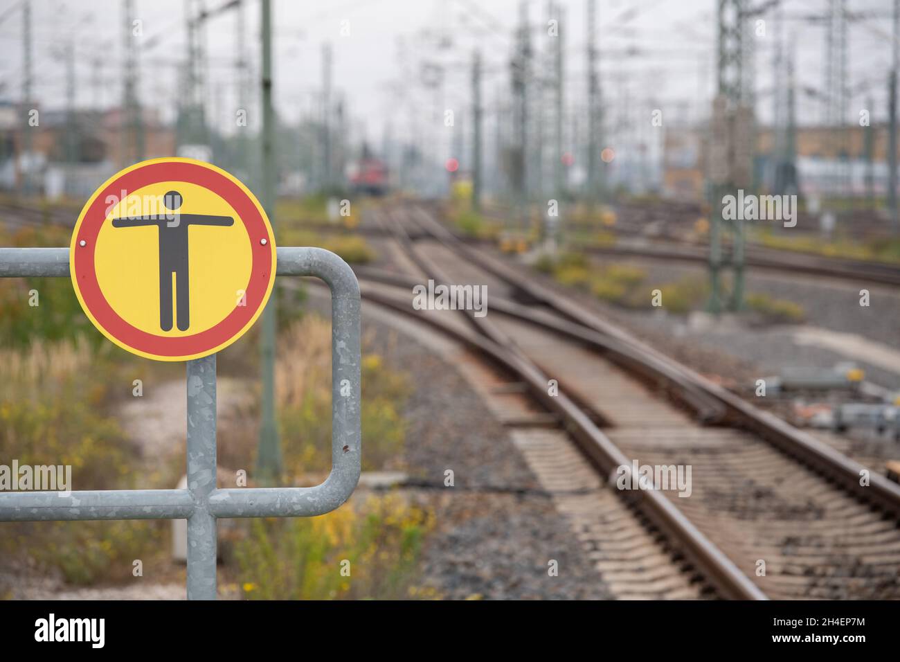 Image german train station sign hi-res stock photography and images - Alamy
