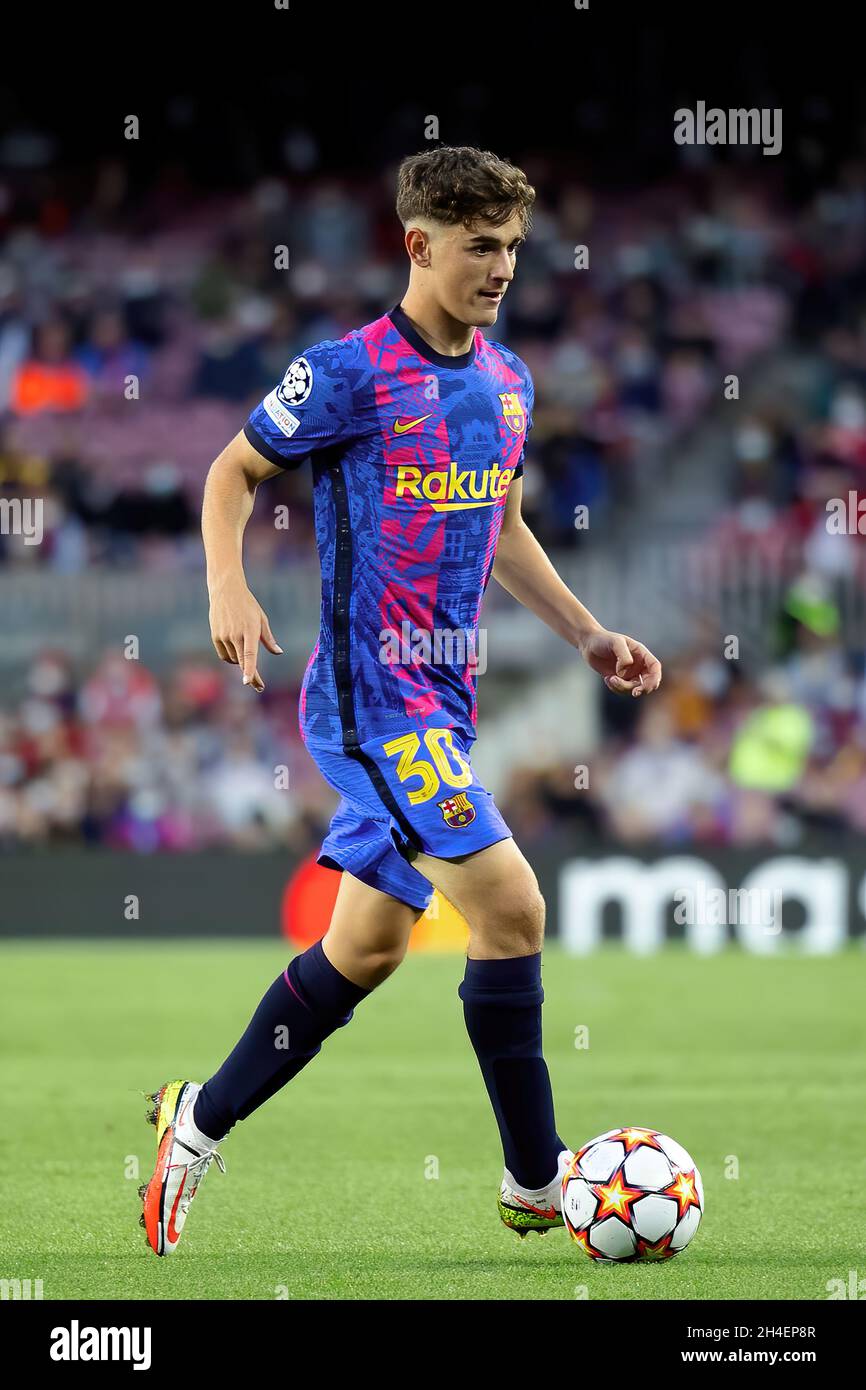 BARCELONA - OCT 20: Gavi in action at the Uefa Champions League match ...