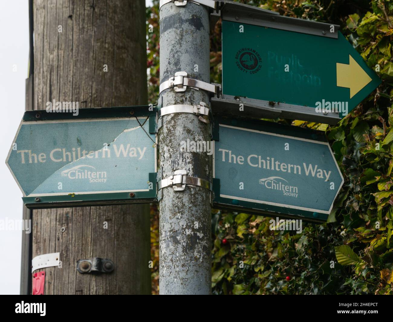 Waymarker sighns for chiltern way path hi-res stock photography and ...