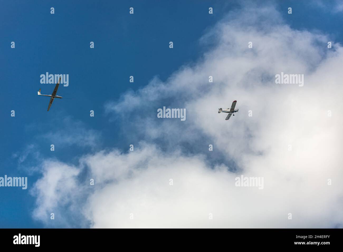 Two airplanes hi-res stock photography and images - Alamy