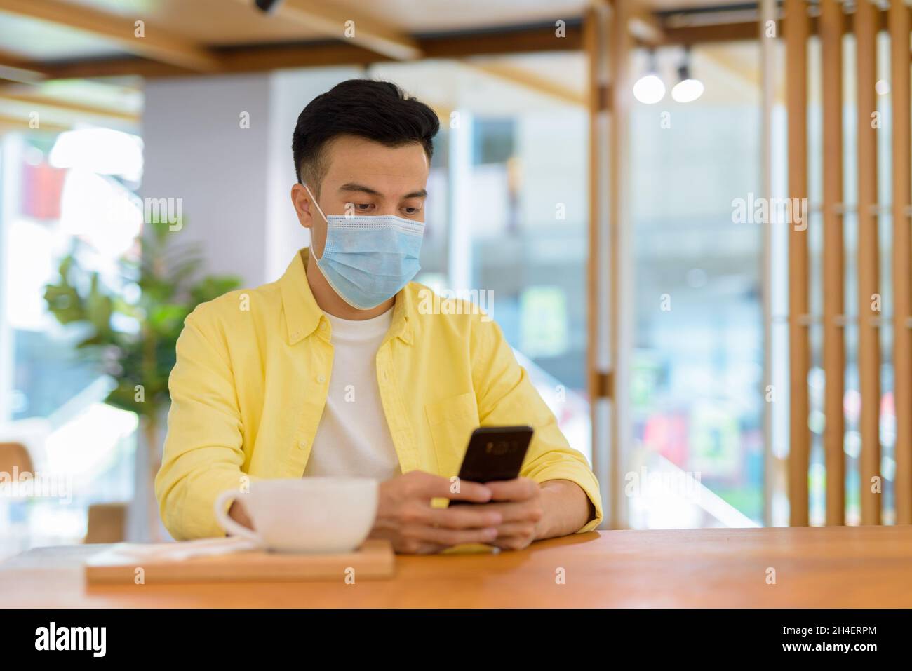 Normal looking male model hi-res stock photography and images - Alamy