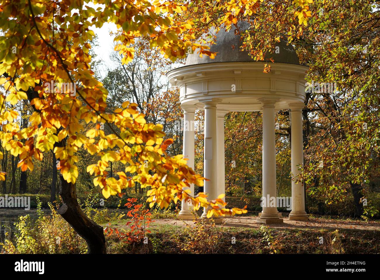 30 October 2021, Saxony, Leipzig: The Diana Temple in the Lützschena ...