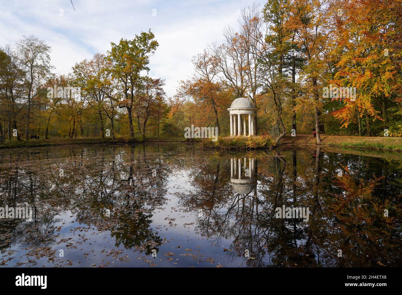 30 October 2021, Saxony, Leipzig: The Diana Temple in the Lützschena ...