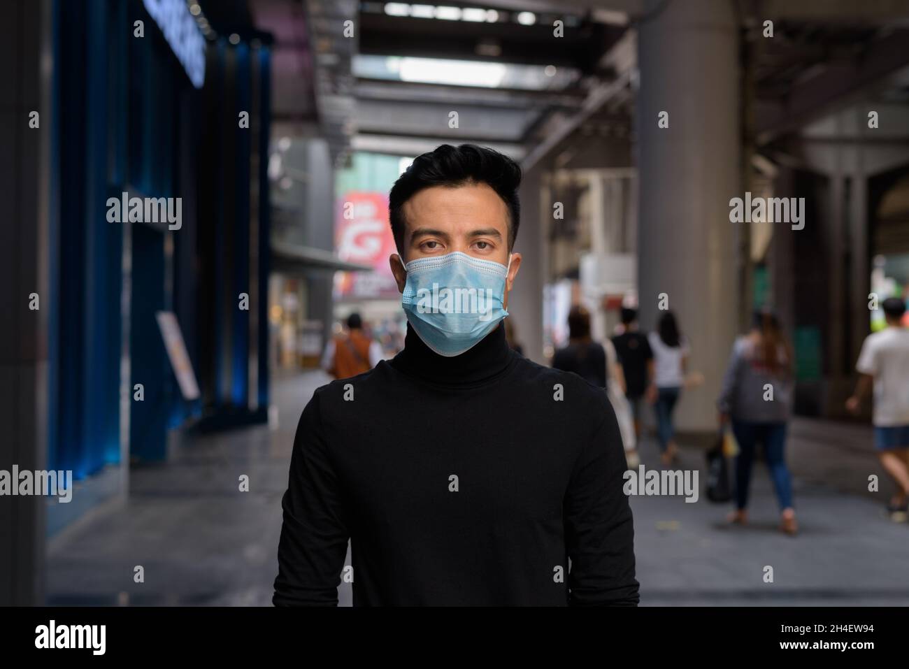 Normal looking male model hi-res stock photography and images - Alamy