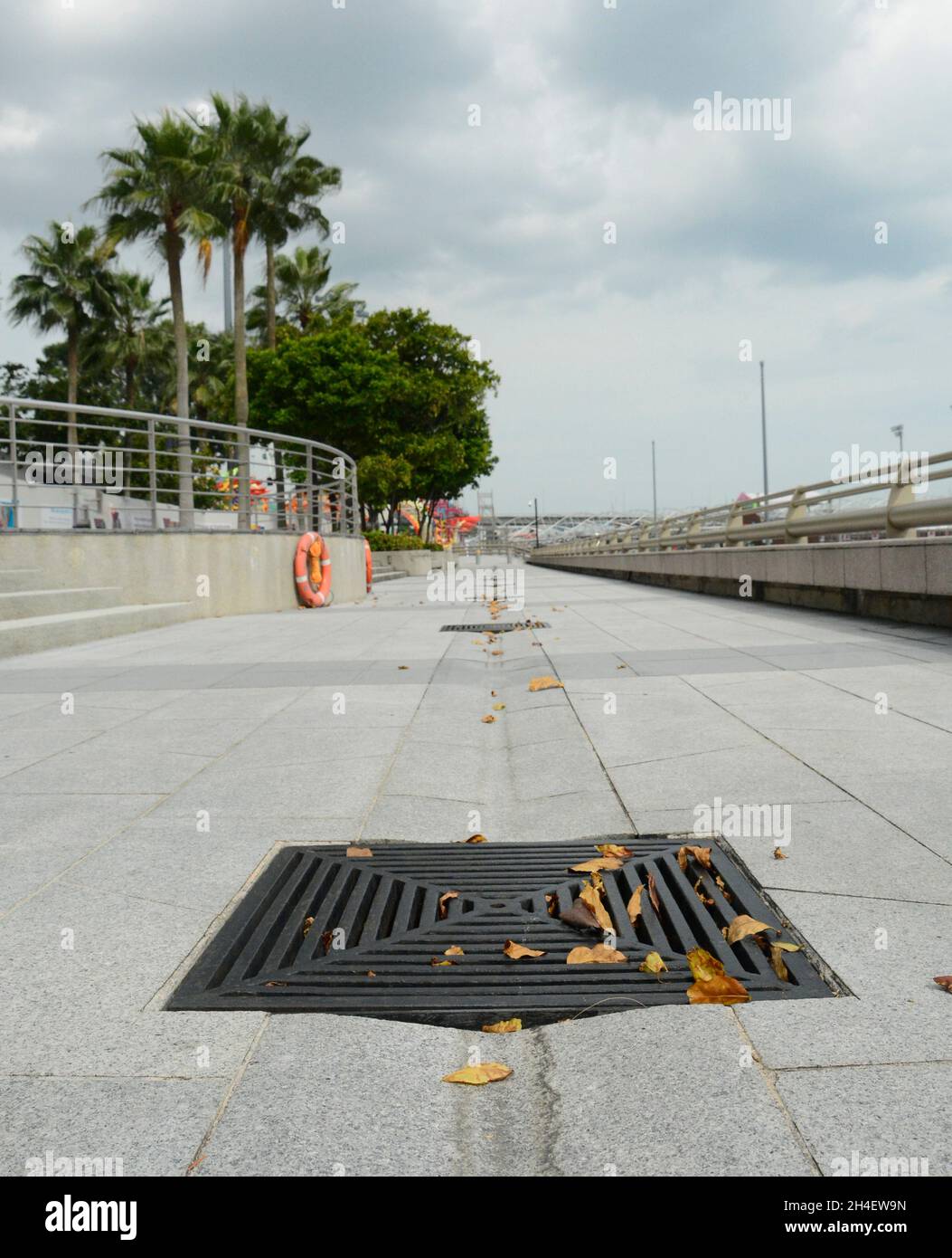 Pathway drainage hi-res stock photography and images - Alamy