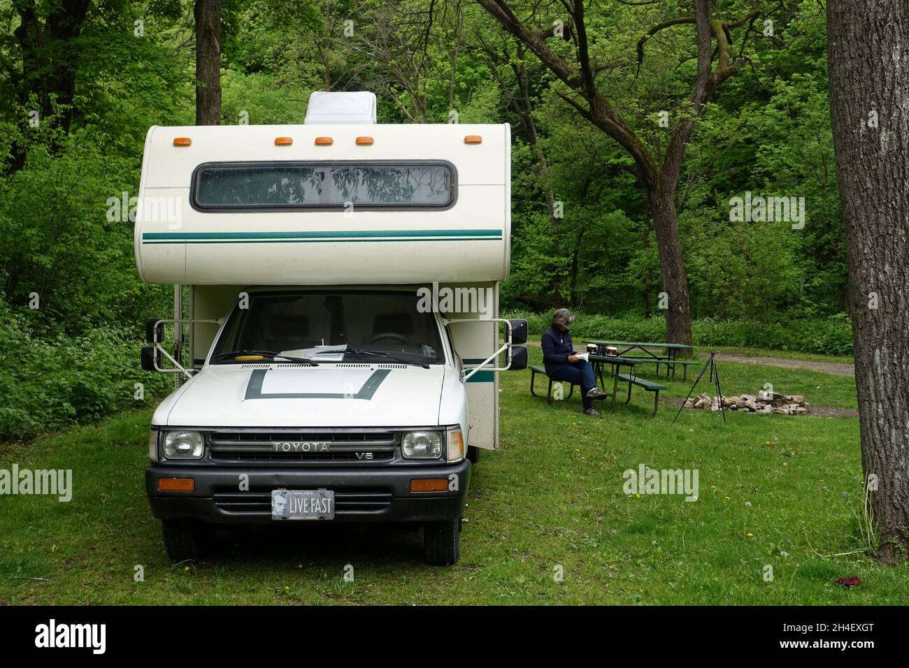 Alternative lifestyle camping off grid Stock Photo - Alamy