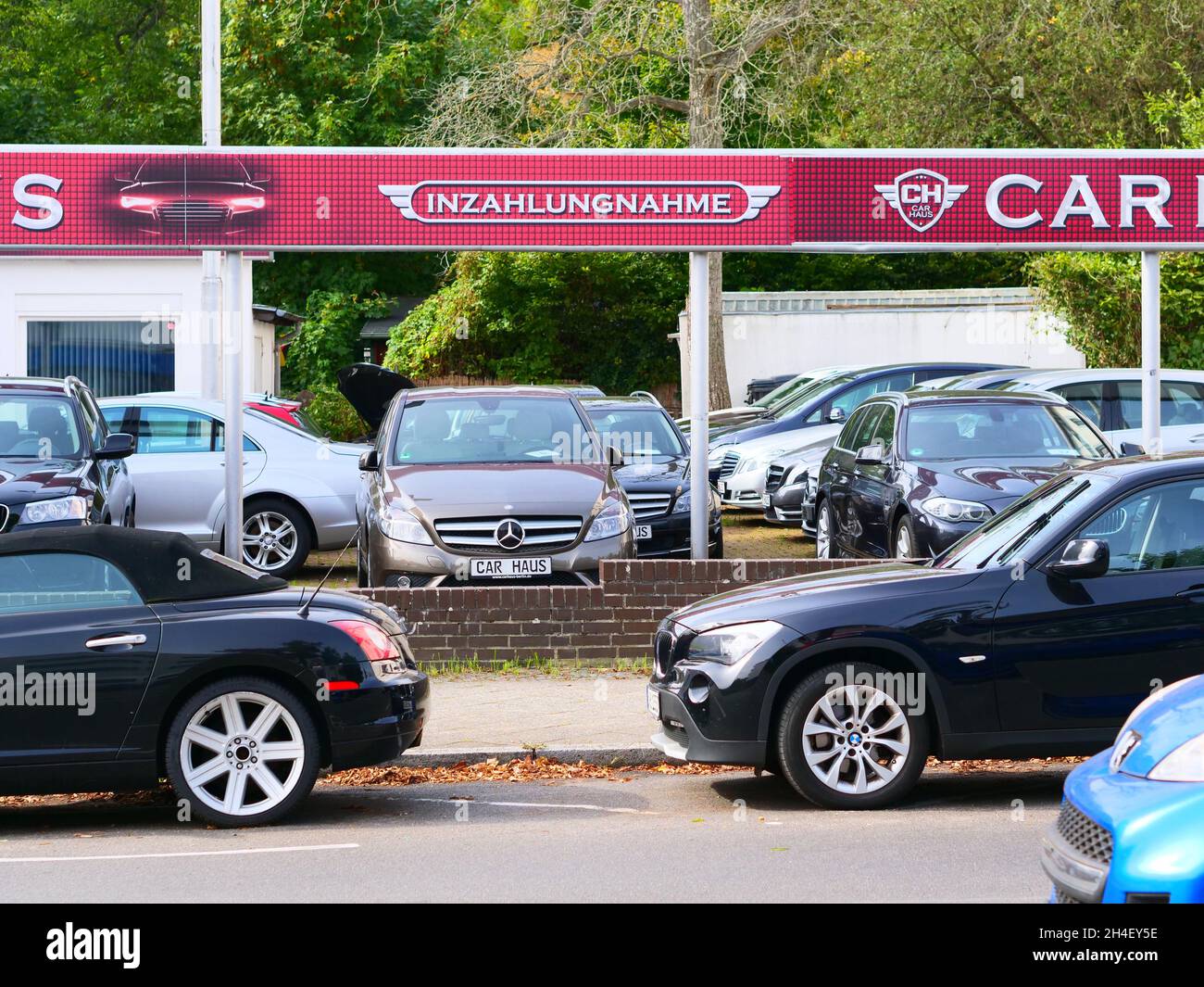 Used car dealership 2021 hi-res stock photography and images - Alamy