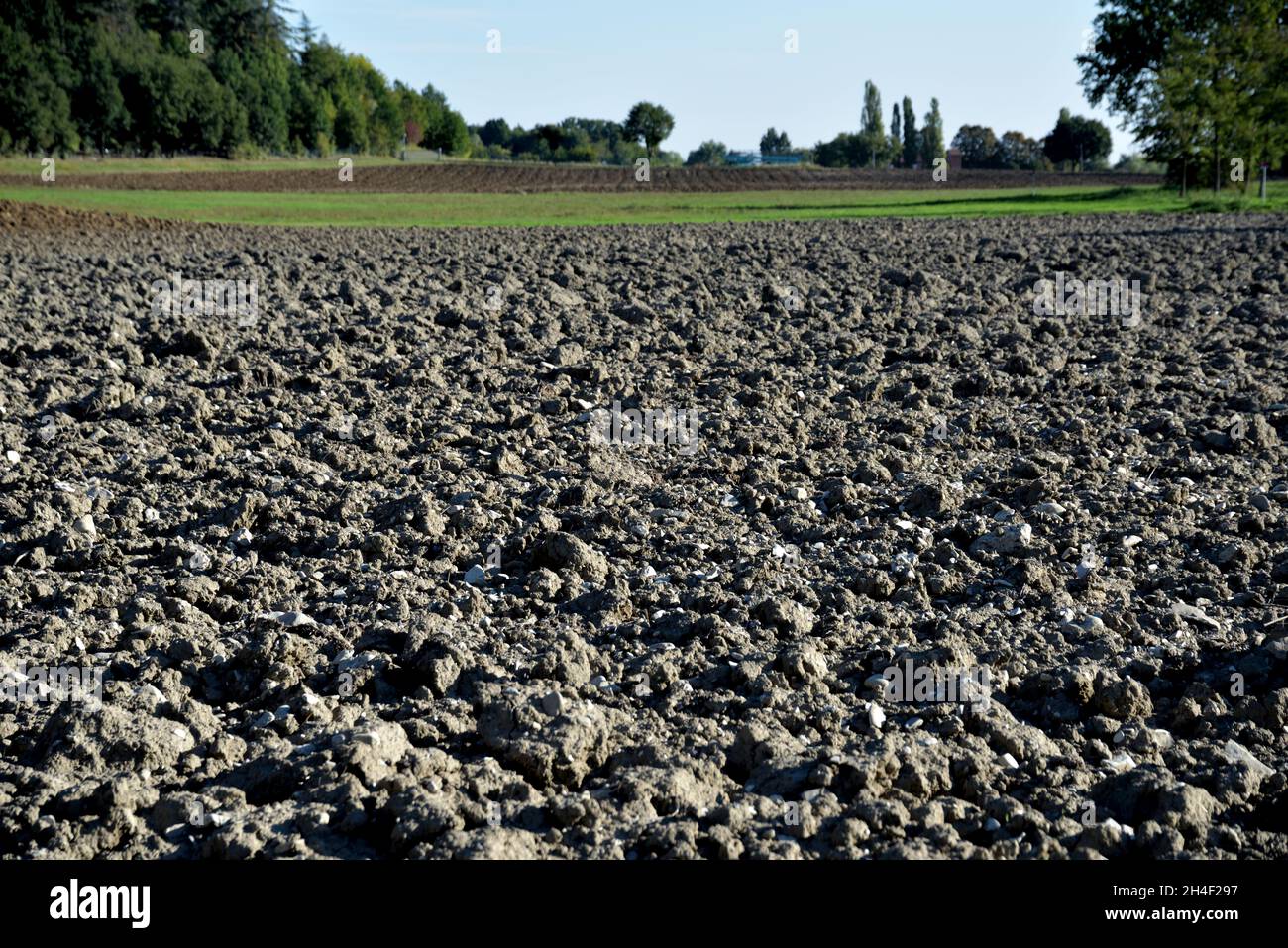 Field clods of earth hi-res stock photography and images - Alamy
