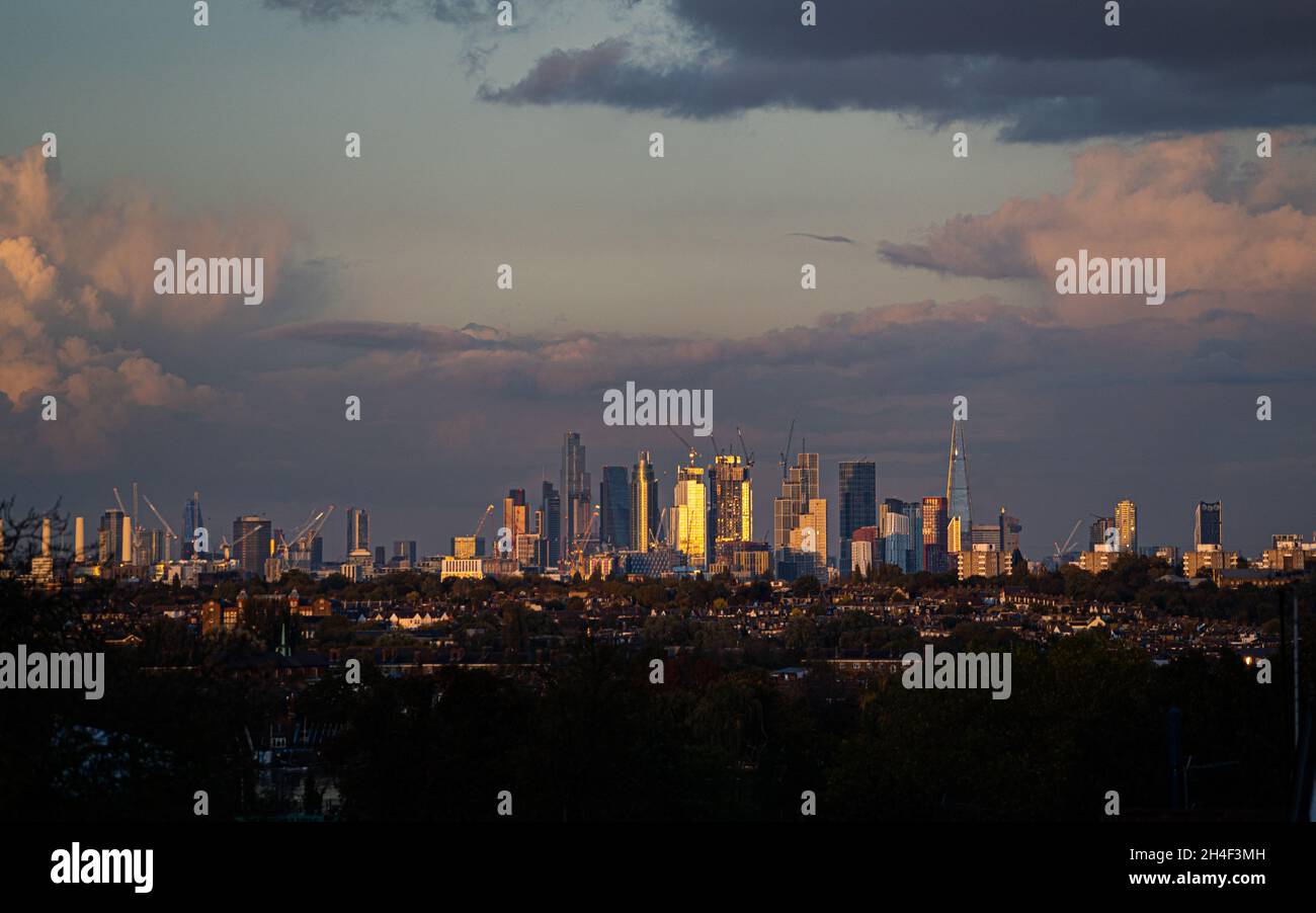 WIMBLEDON LONDON, UK. 2 Nov, 2021. London city skyline and financial ...