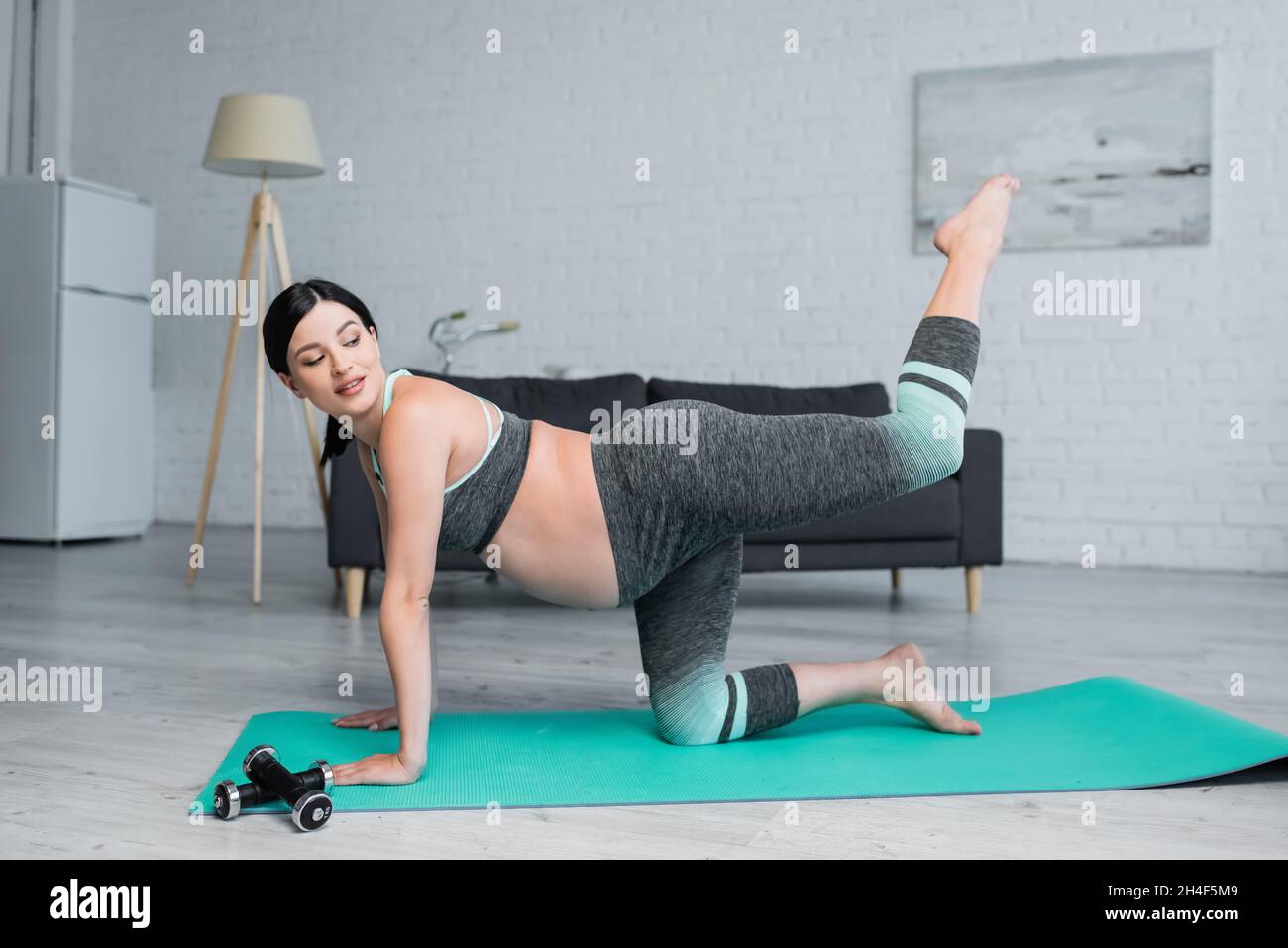 Tiger Pose High Resolution Stock Photography and Images - Alamy