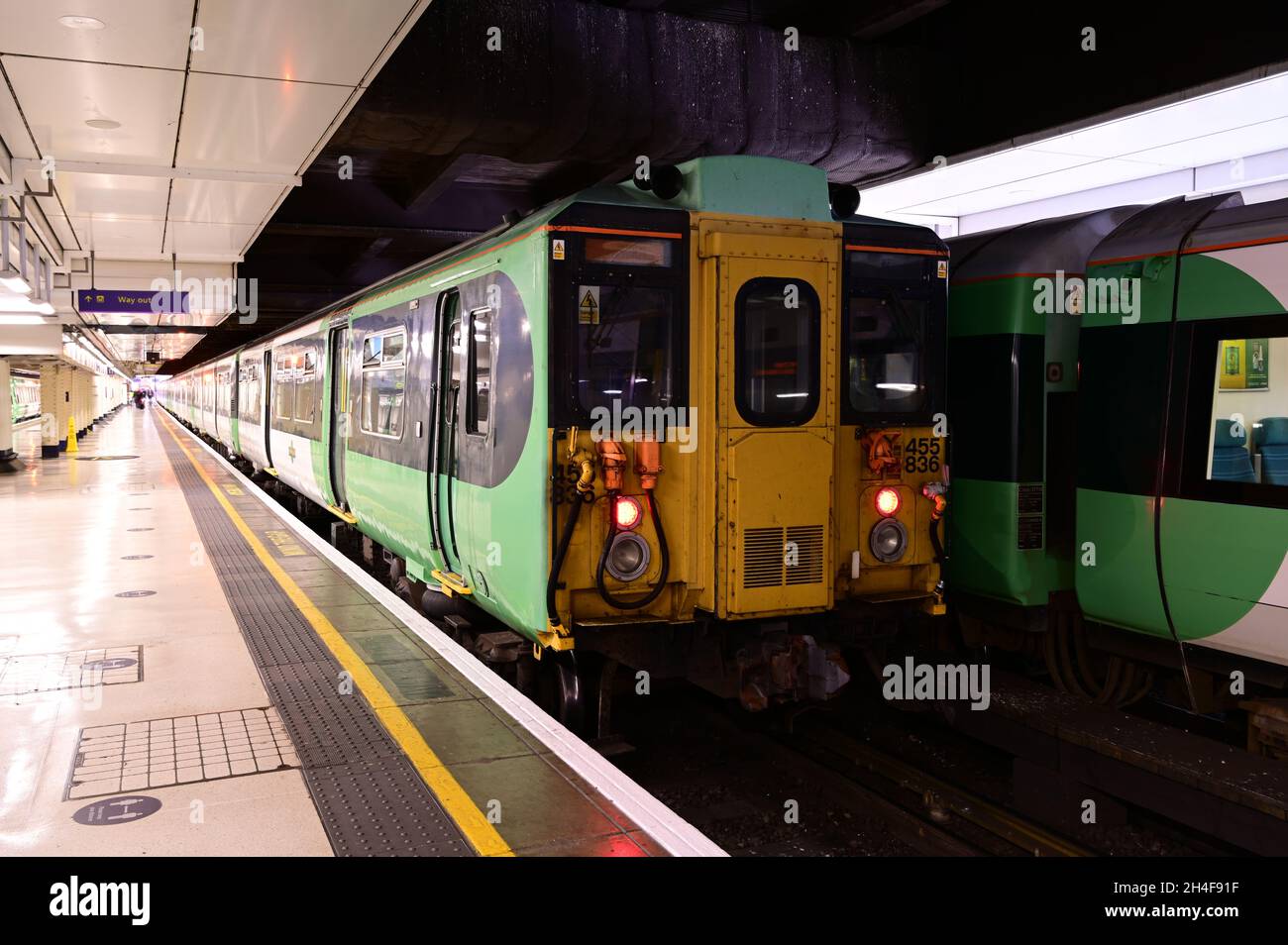 A southern class 455 at London Victorian station Stock Photo - Alamy