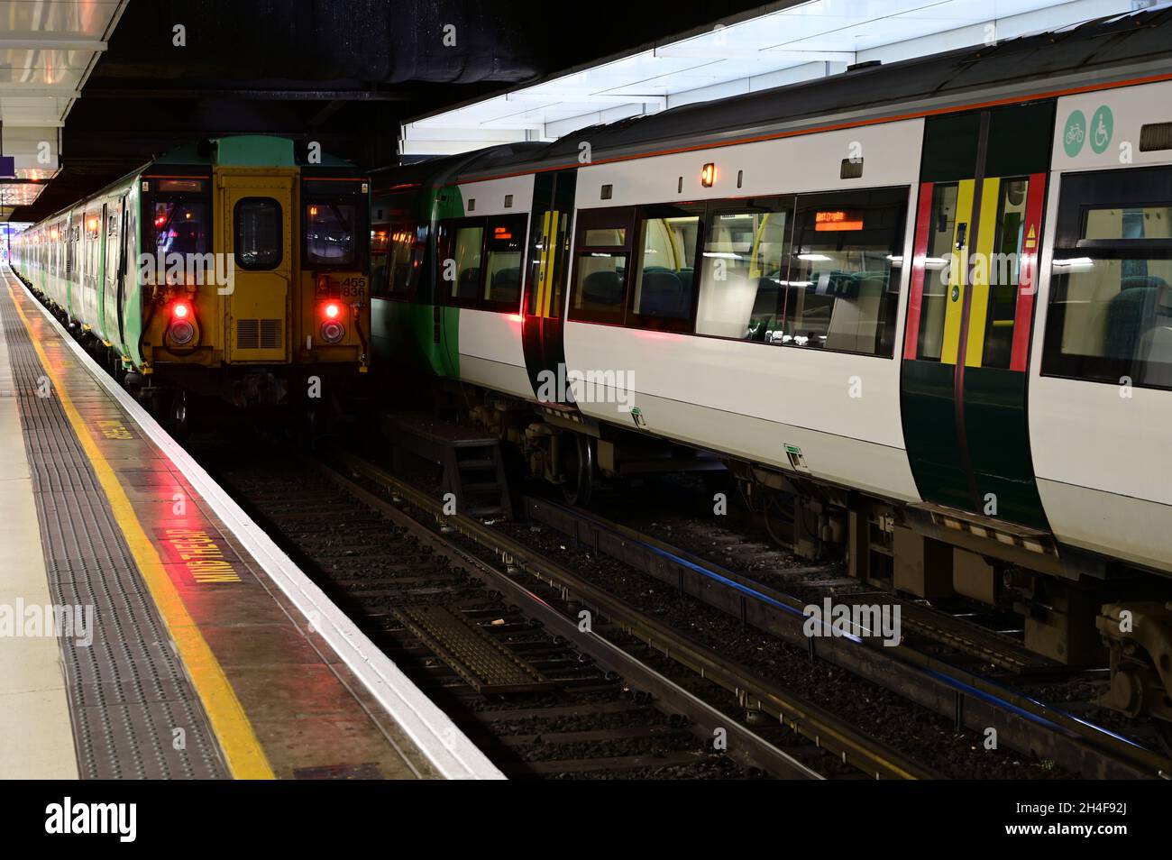A southern class 455 at London Victorian station Stock Photo - Alamy