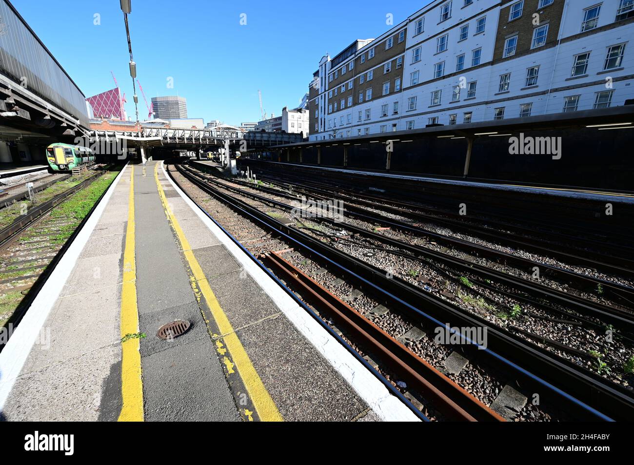 3rd class victorian train hi-res stock photography and images - Alamy