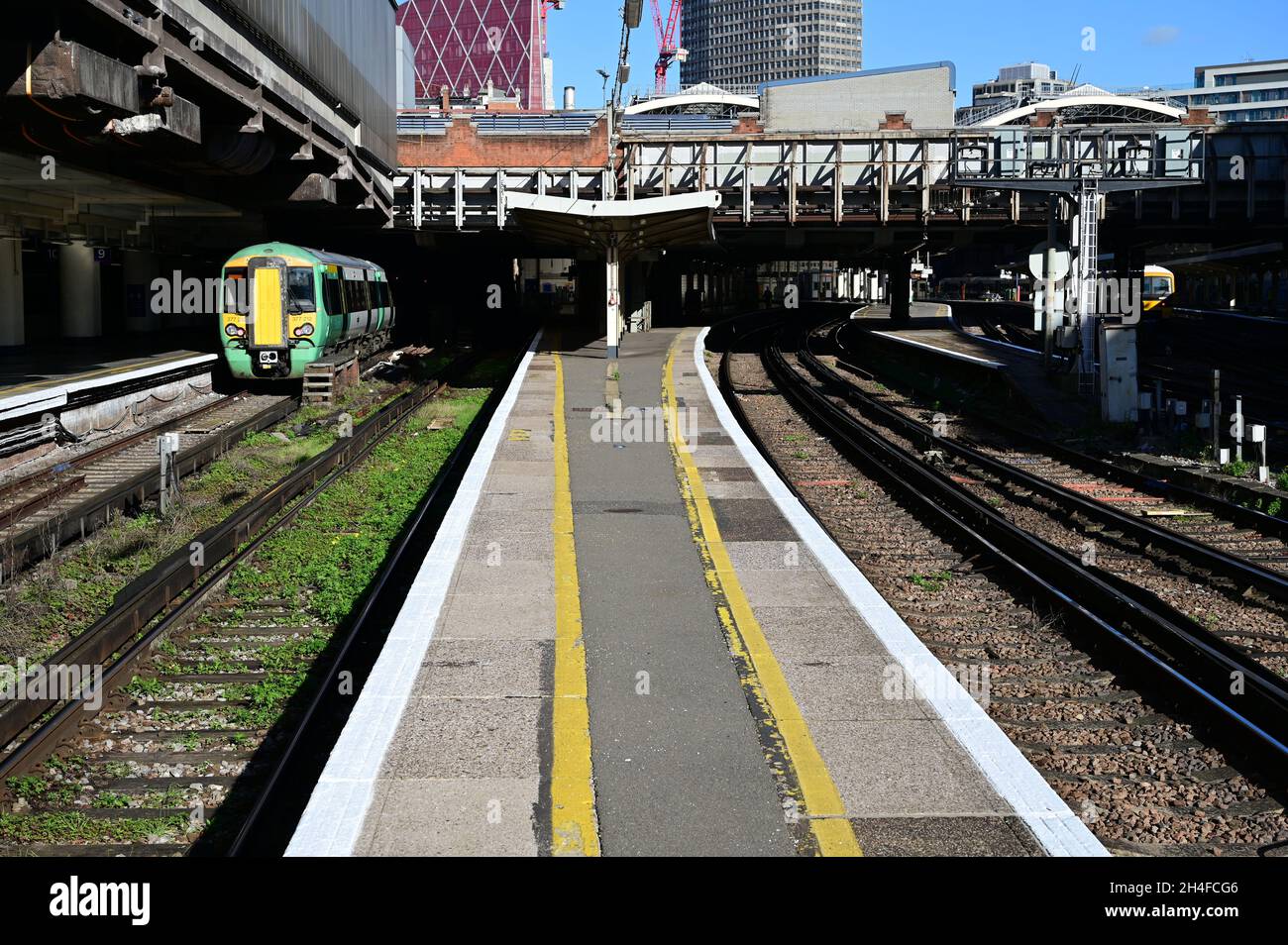 Southern class 377 hi-res stock photography and images - Alamy